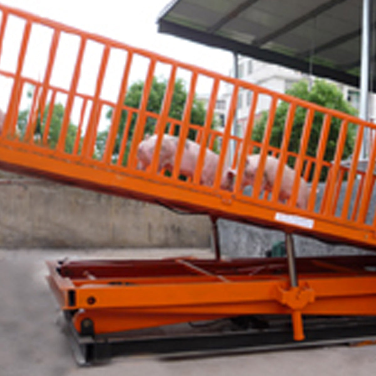 Powered Galvanized Ramp – Superlift Material Handling